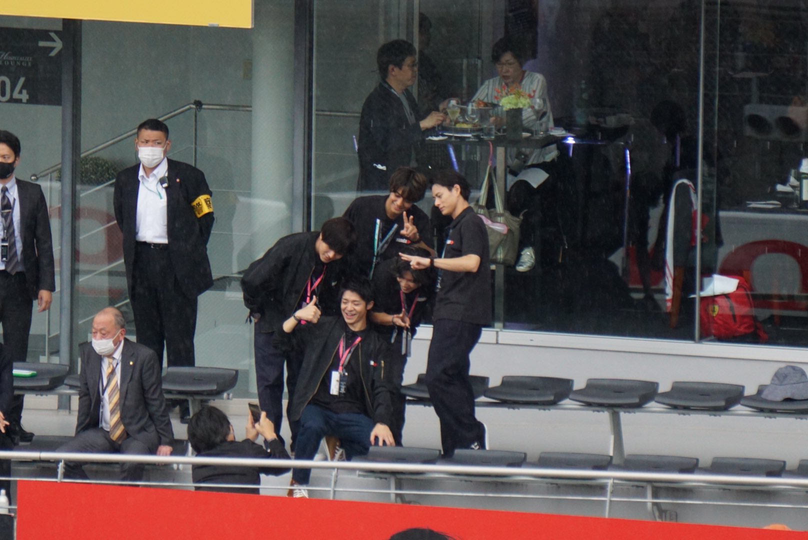 tomoki∞鈴鹿F1V2席観戦 on Twitter: "キンプリ普通にいるじゃんwww岸くん楽しんでるやん😄一緒にMAXがチャンピョンになるのを応援しよう🔥🏎 ＃キンプリ #鈴鹿 ...