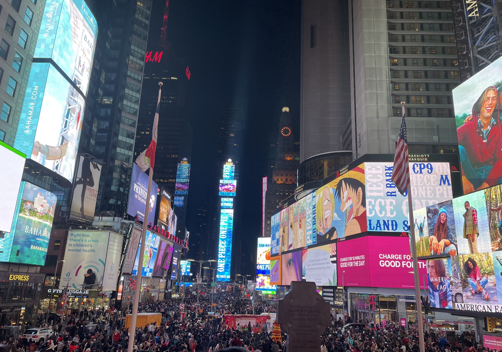 ムジ Ridill on Twitter: "わんぴがタイムズスクエアをジャック👒👒 https://t.co/nCIo3LWgxl" / Twitter