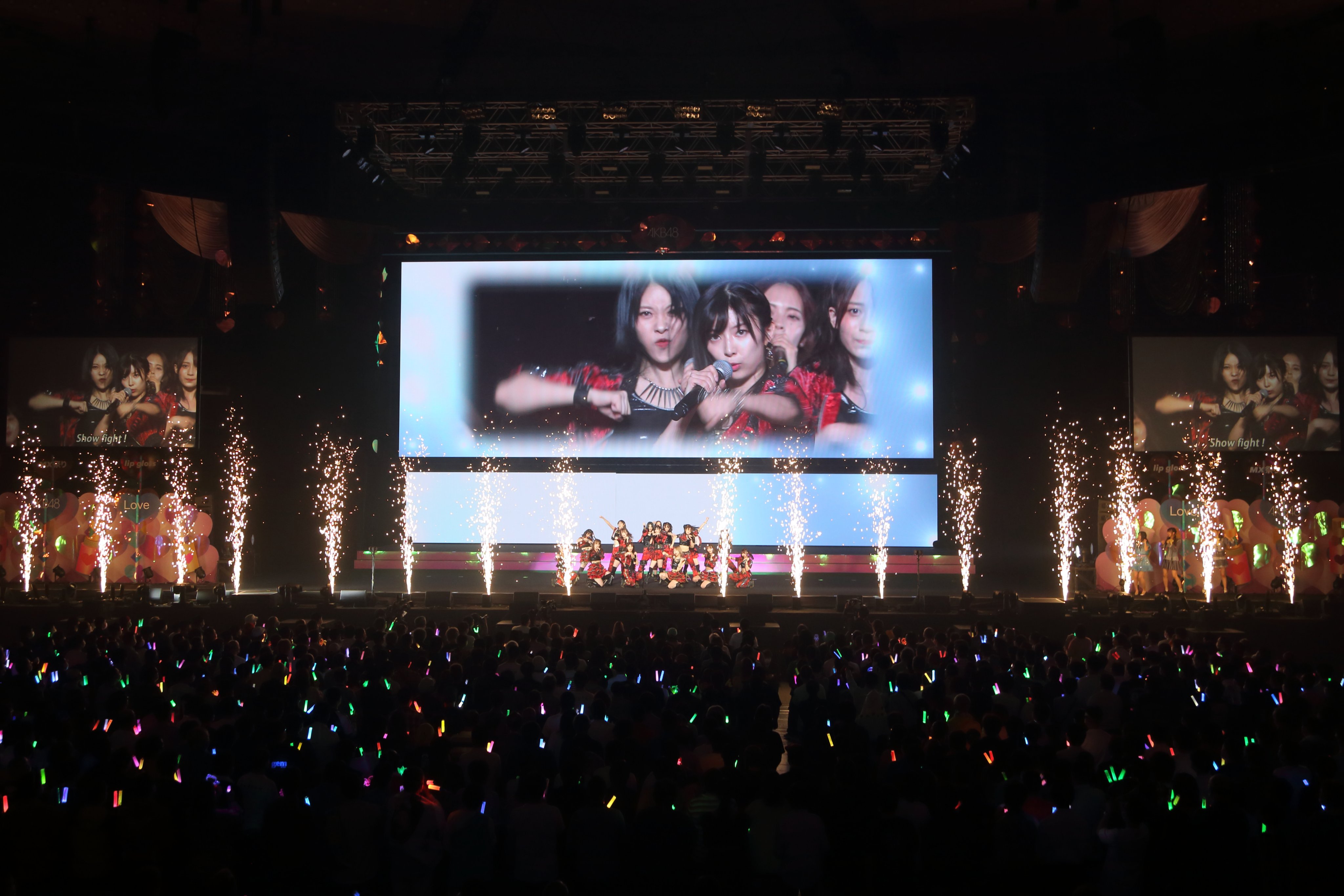 J-CASTニュース on Twitter: "#AKB48 が9年6か月ぶりに #日本武道館 で開いている単独コンサートの様子を当アカウントからお届けします。昨日（10/8）は、気象予報士の ...