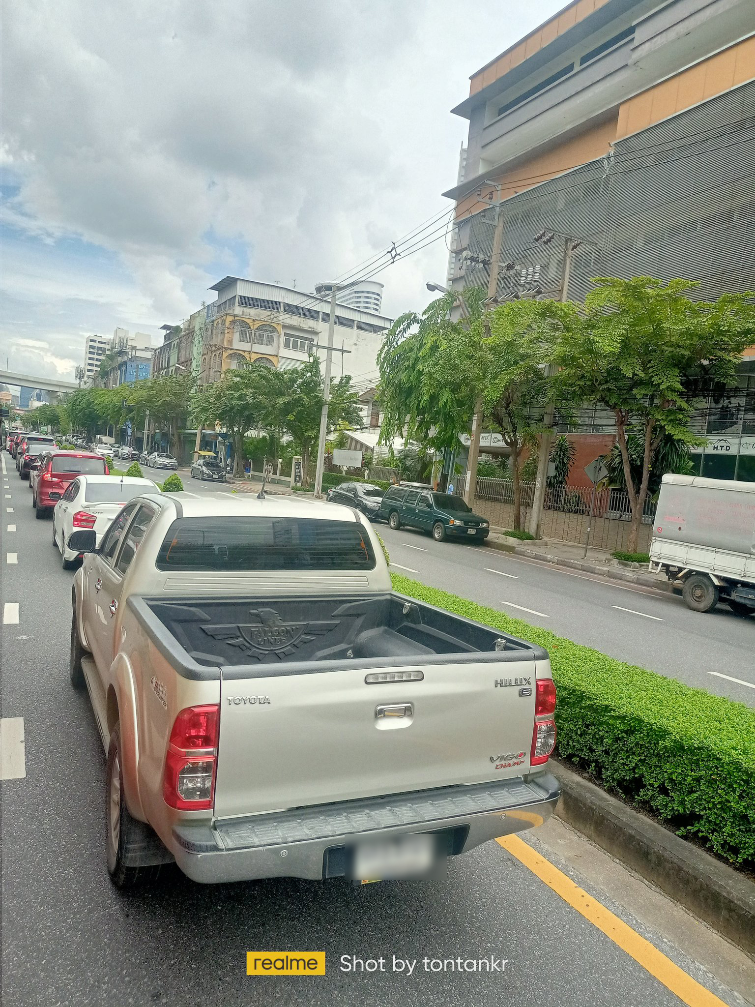 JS100 on Twitter: "RT@KT3984 #ถนนลาดหญ้า ไปคลองสาน หยุดนิ่งนาน #รถติด https://t.co/p4yMLweF93 ...