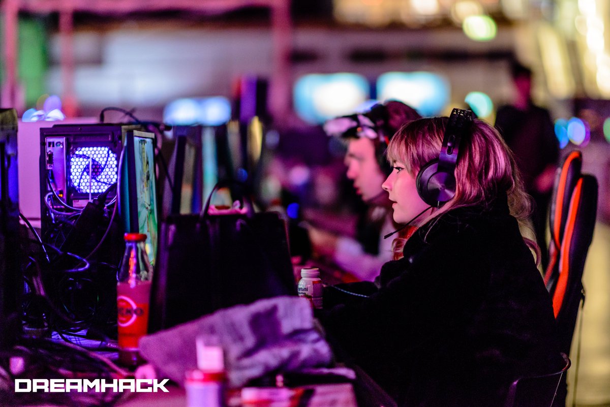 DreamHack Japan on Twitter: "DreamHack Japanで、世界を代表するBYOC（Bring Your Own Computer）に没入！ 自分のマシンを ...