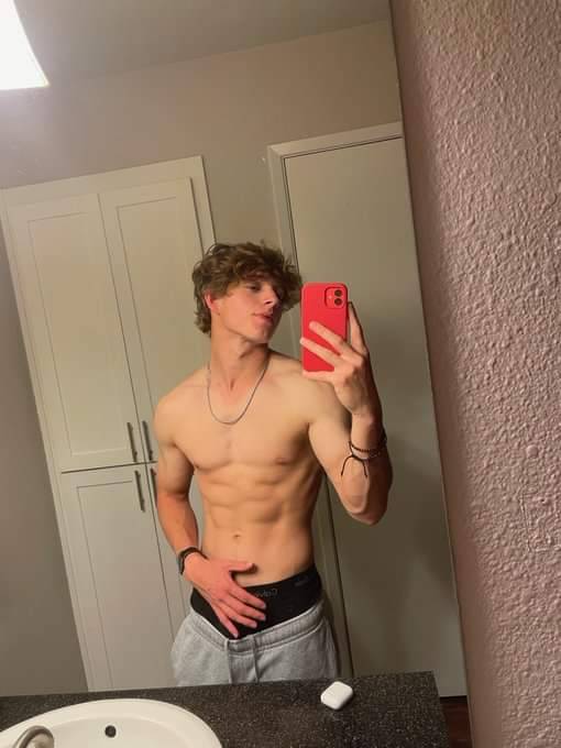 Luca Twinklover73 On Twitter Belamiboi1276 Contatto19 Hubbleyasin Gaptodd5