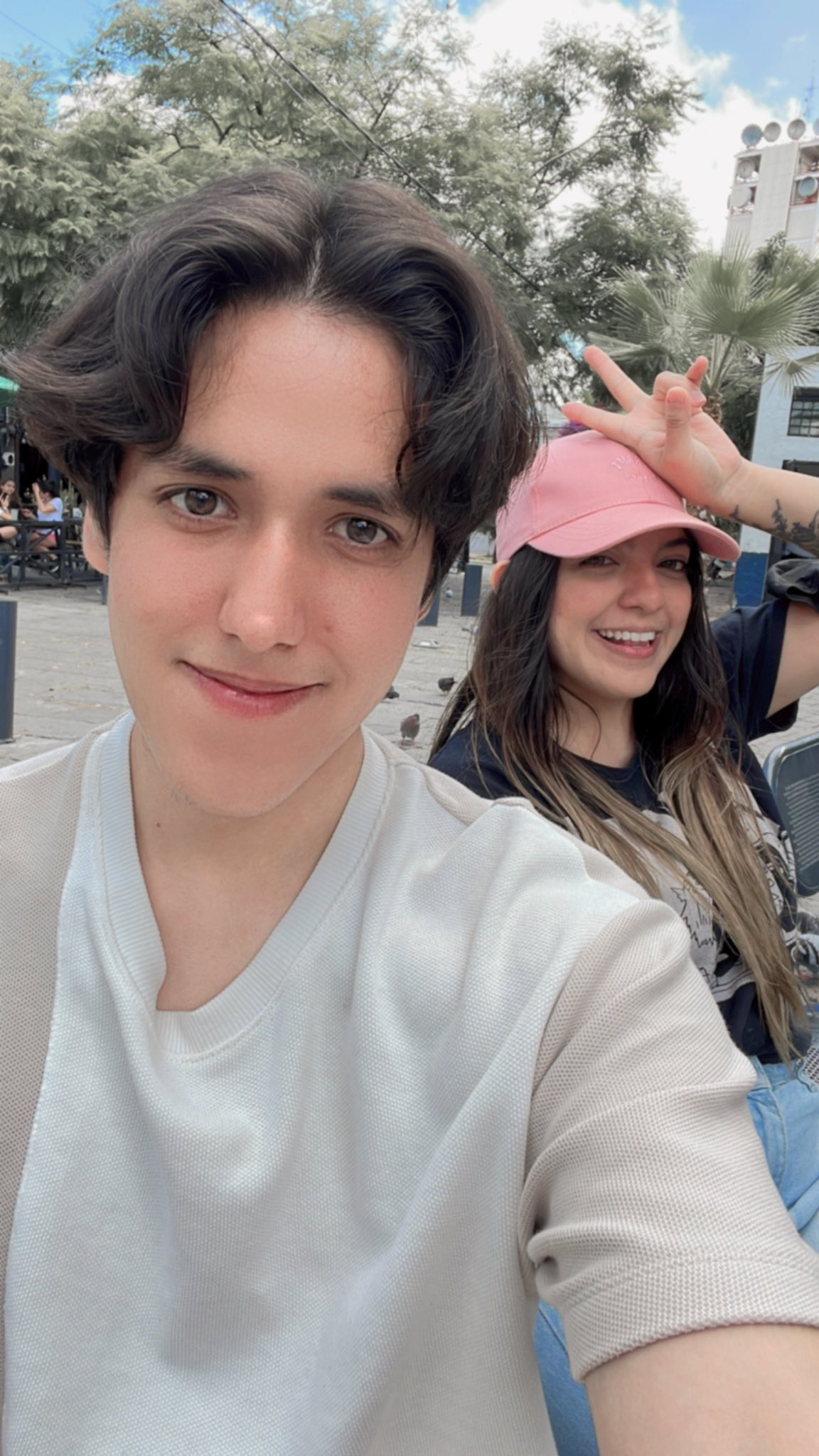 The Knight of Despair🪐 on Twitter: "@Soaringchuu @feryfergg yo veo 2 furros" / Twitter