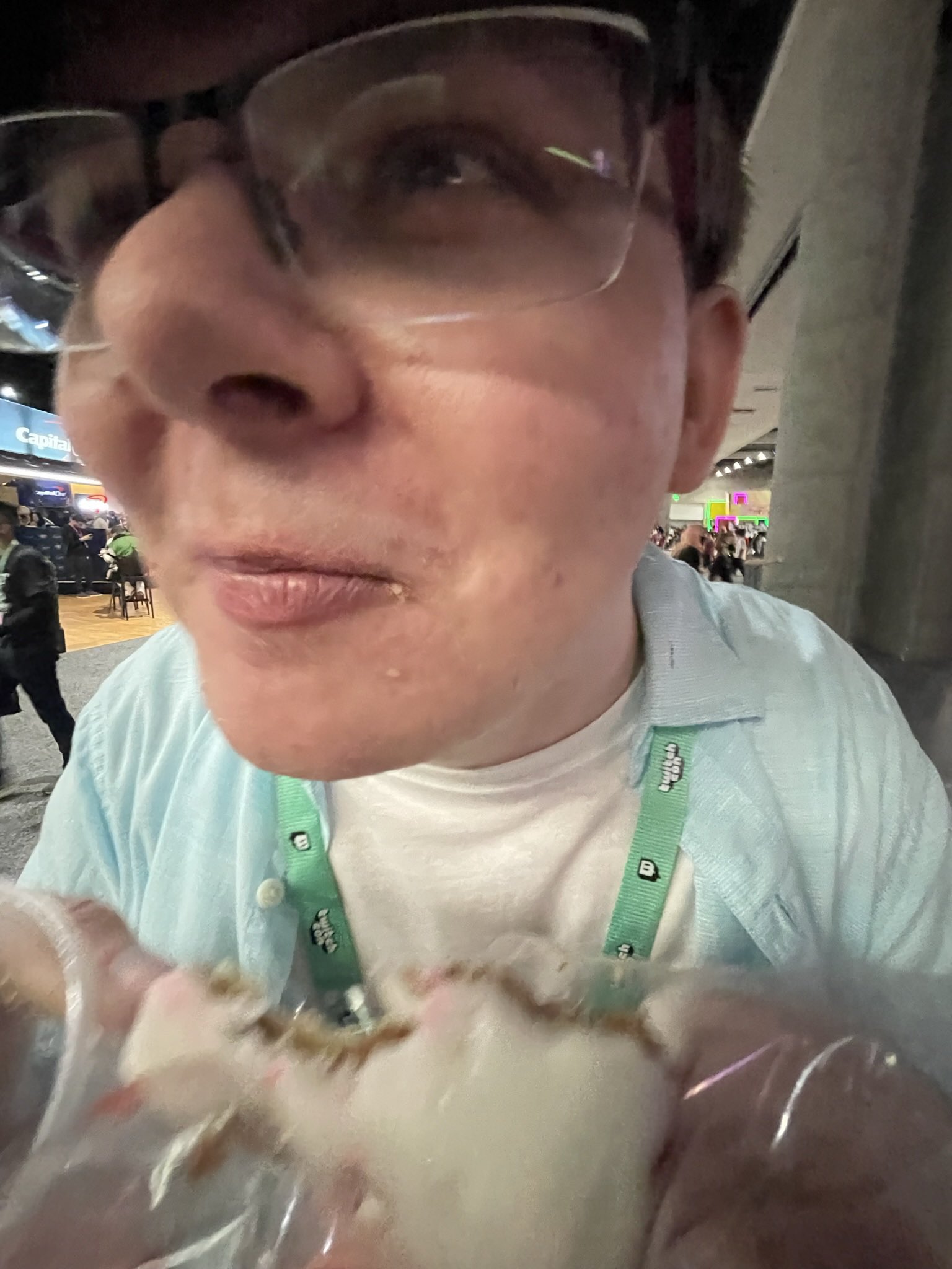 Carson on Twitter: "Eat https://t.co/IayeuBmgO2" / Twitter