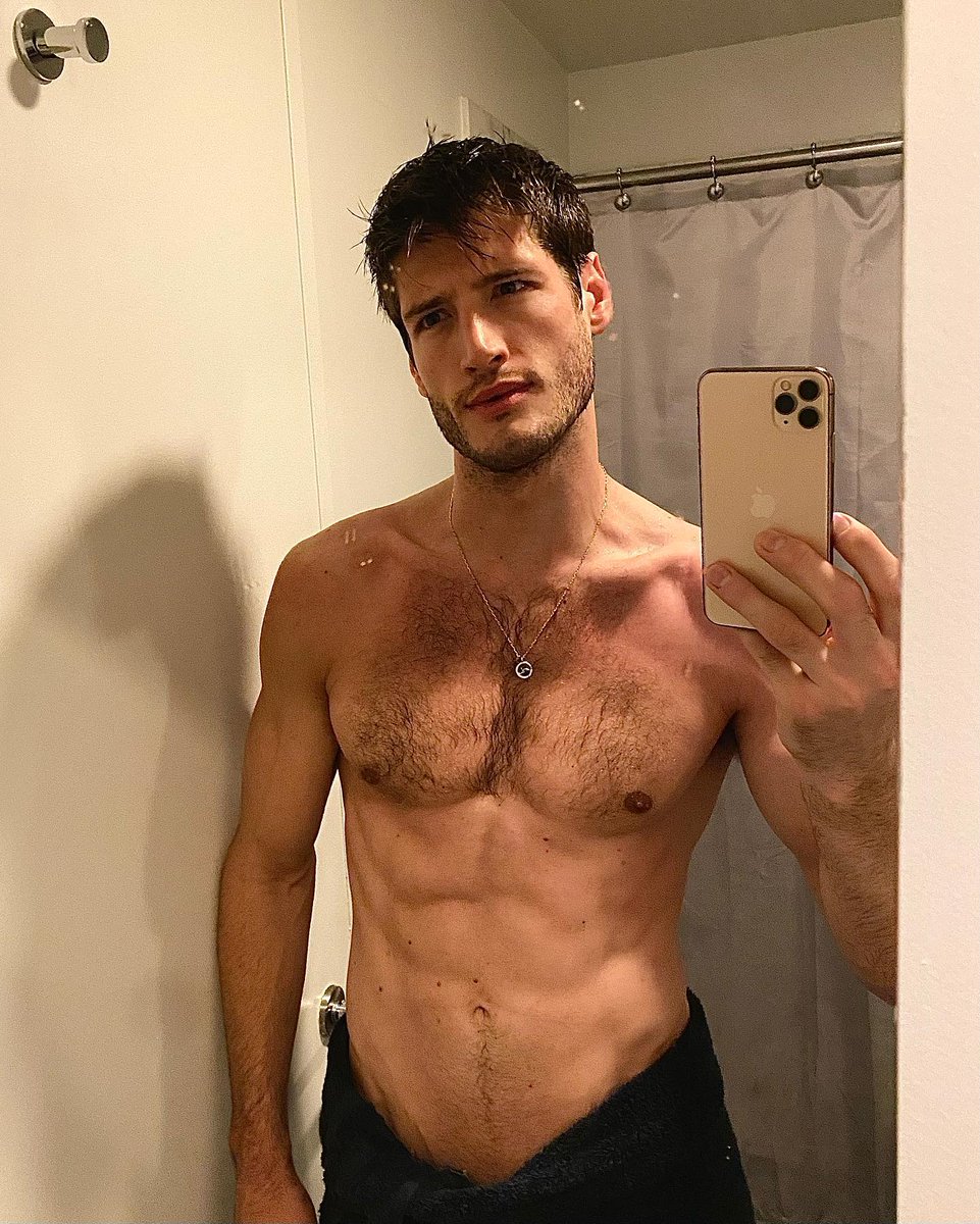 Hot Dudes Good Mood 🇺🇦 on Twitter: "RT @AmenEverytime: Fit Ryan Tift for #SelfieSunday #RyanTift ...