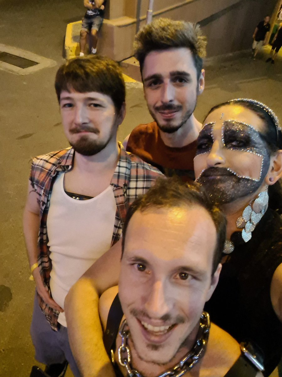 Ripper Moff on Twitter: "Hola darlings! Tonight I hosted a fetish fashion show @MFW_GC featuring ...