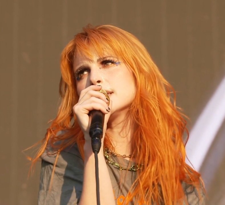 Hayley Williams Live Wallpaper 2022