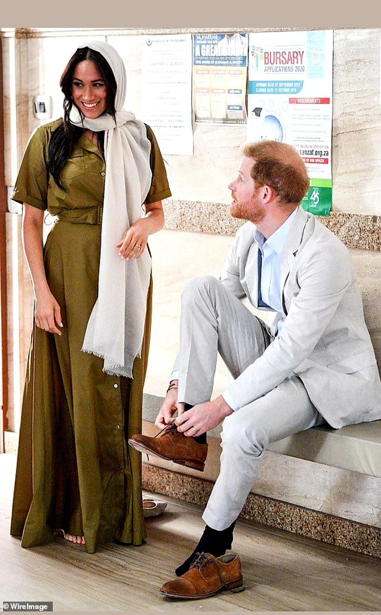 #SussexSpartanMegHive🇬🇧 on Twitter: "Harry!! Pls those shoe laces were begging for his attention ...