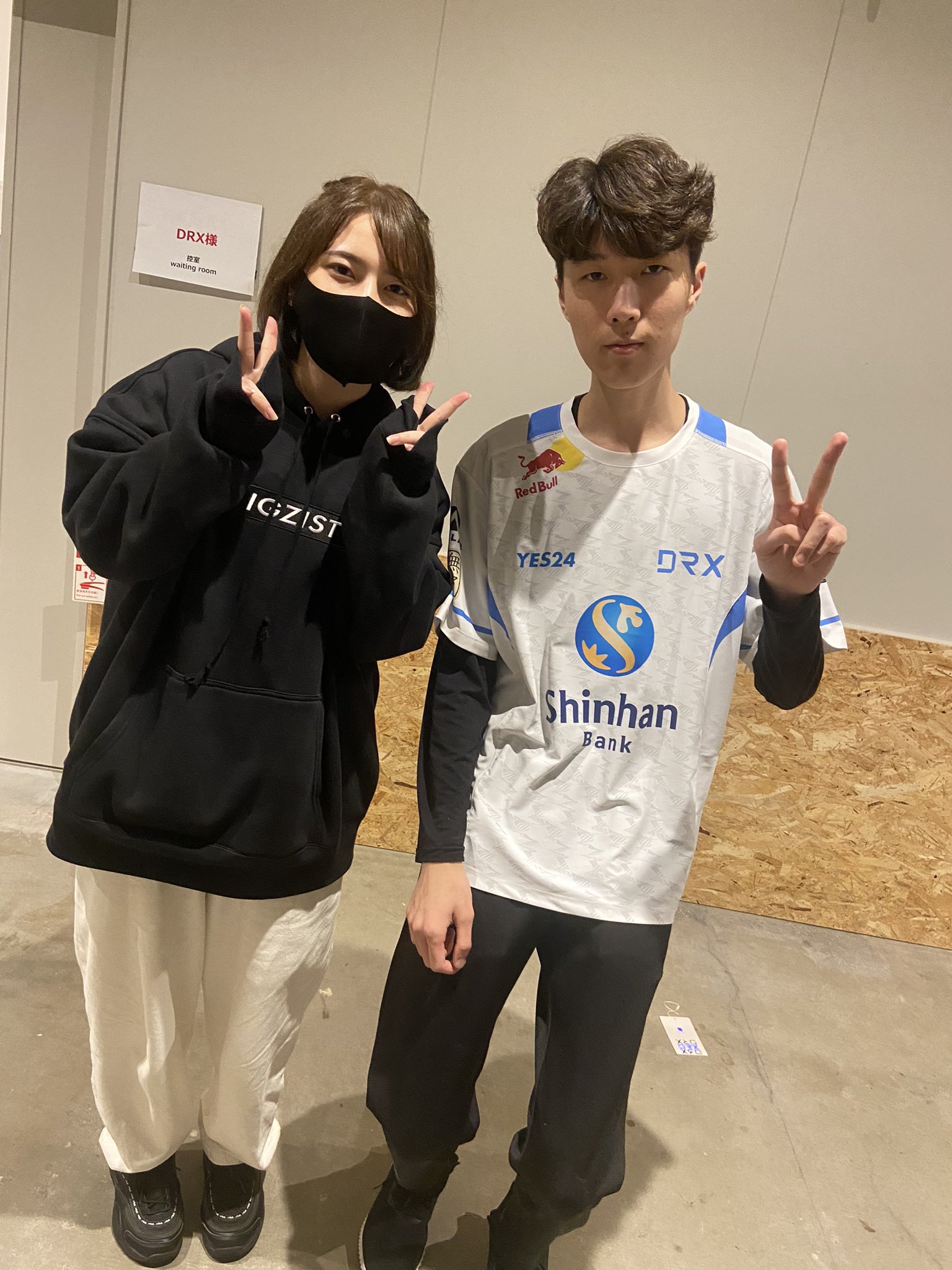 IGZIST YOME on Twitter: "오늘 고마웠습니다. stax랑 사진 못찍었어 슬퍼😭 https://t.co/1JfsKyLXJT" / Twitter