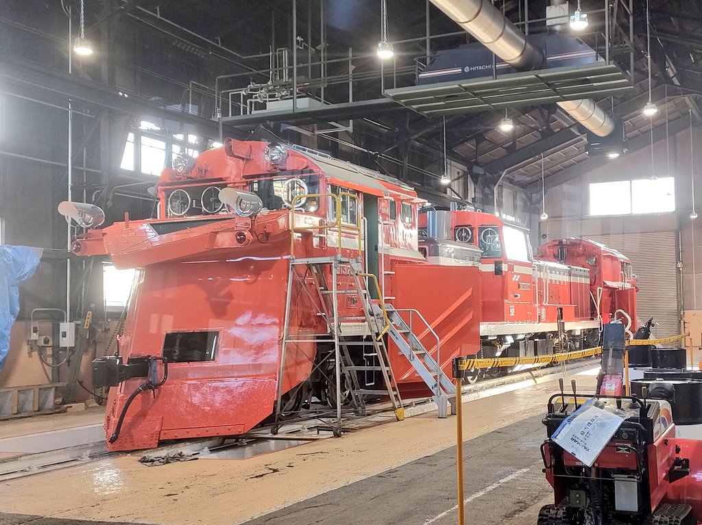 えぞなな on Twitter: "第2検修庫にDE15-2521がいました。"