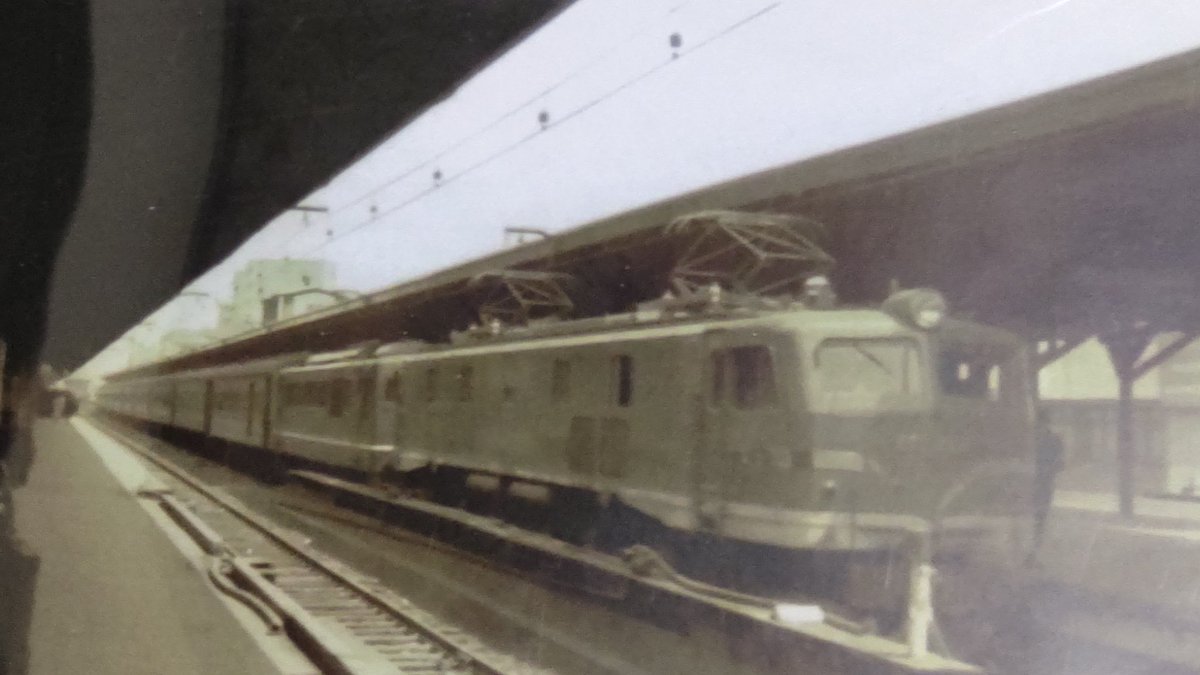 タケツジモトノリ on Twitter: "58と50の重連とはいえ福知山線DF50+旧客とEF58は宮原から大阪までの回送でEF58は大阪までで毎日見られました。"