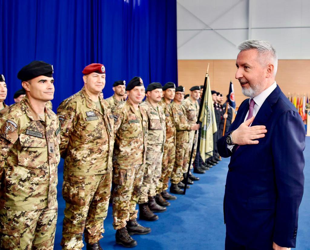 Lorenzo Guerini on Twitter: "Oggi l'Italia assume nuovamente il comando di @NATO_KFOR che da 23 ...