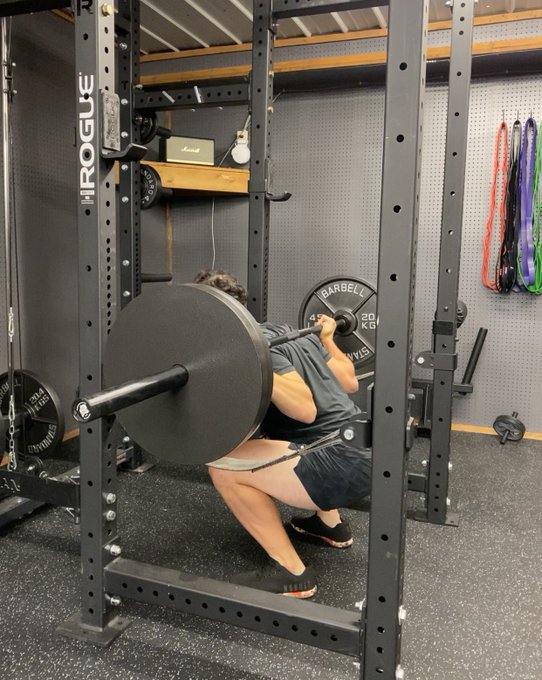 How To Train Your Legs Without A Squat Rack: - المسلسل من Mike Schiff ...