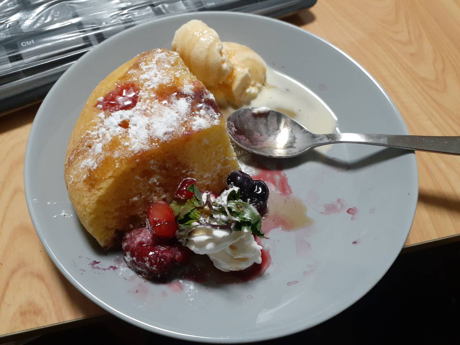 俒試落ち On Twitter ちっちゃなオトナが パンケーキ いい気 病気なんだね おくすり飲んで寝よう