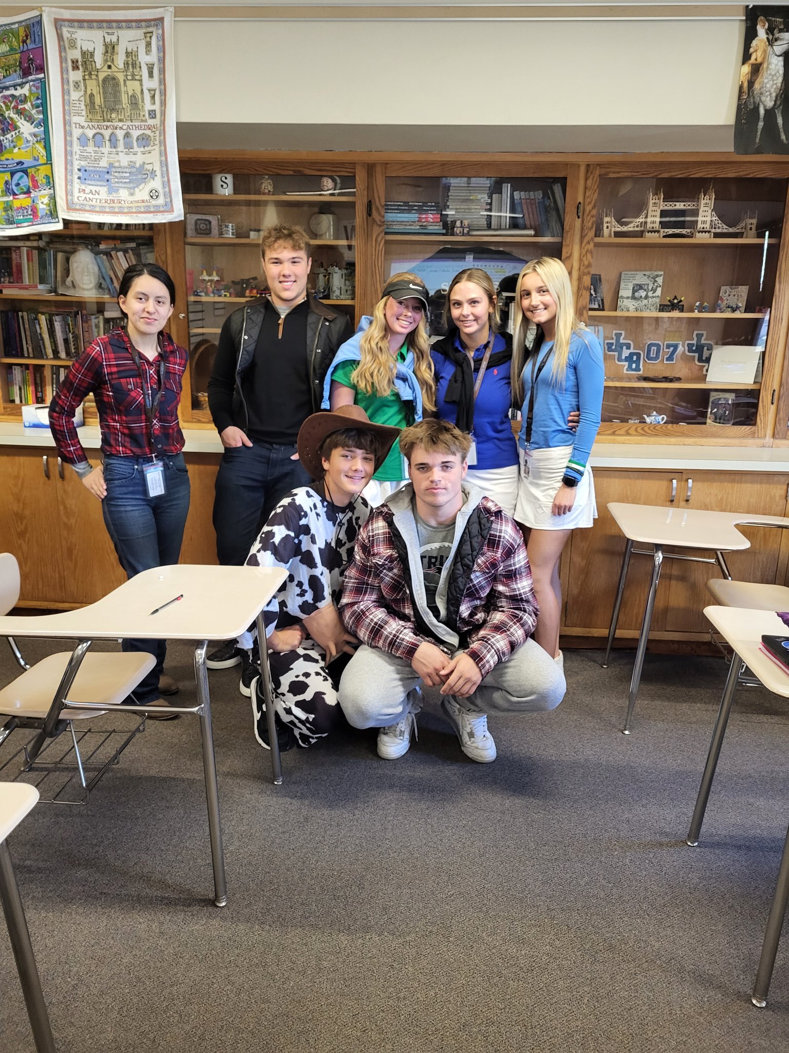 Mrs. Bush on Twitter: "Country vs. Country Club #HoCo2022 #JCA https://t.co/5UHpiuew89" / Twitter