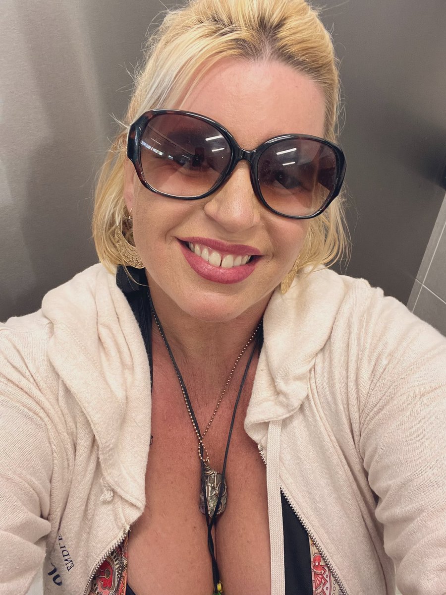 Sexy Sweet on Twitter: "Quick trip to Miami for the full moon!!💃🔥😎Sexy gets around lol!!"