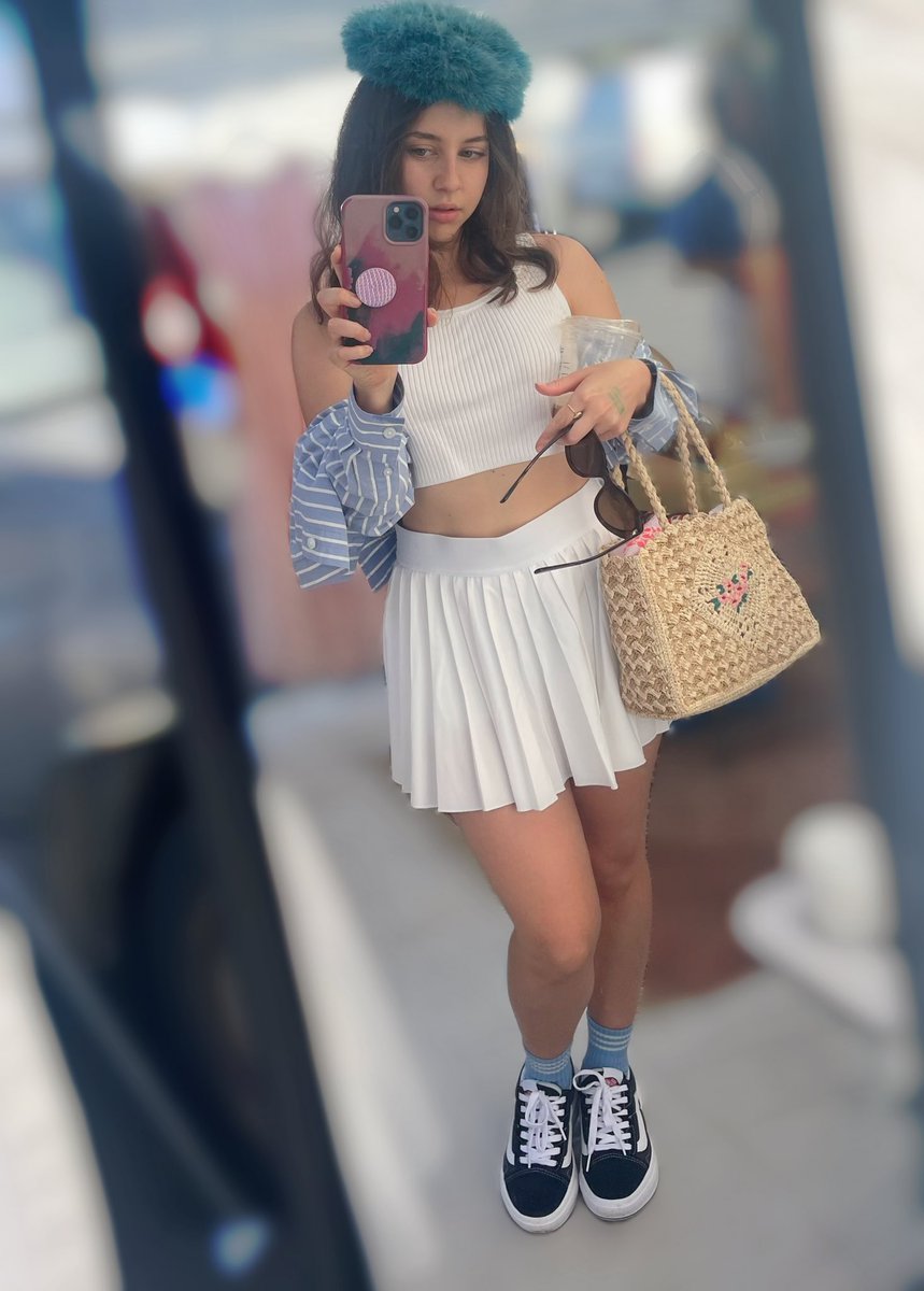 Let’s go shopping, bitch 🛍 Princess Violette🍓 @themissviolette