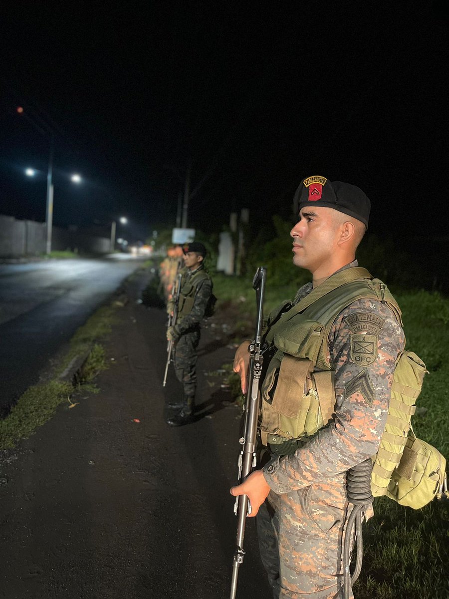 Ejército Guatemala on Twitter: "Brigada de Paracaidistas del #EjércitoGT efectúa patrullaje a ...