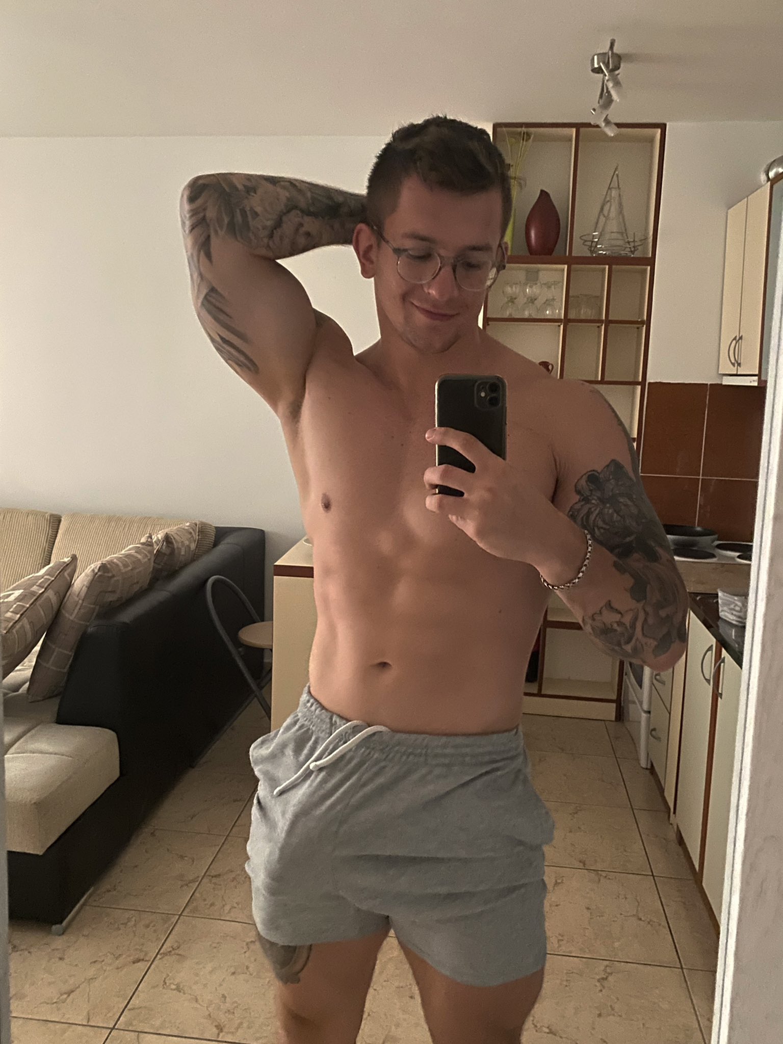 Ximera Muscle Bottom (@XimeraMuscleBtm) / Twitter