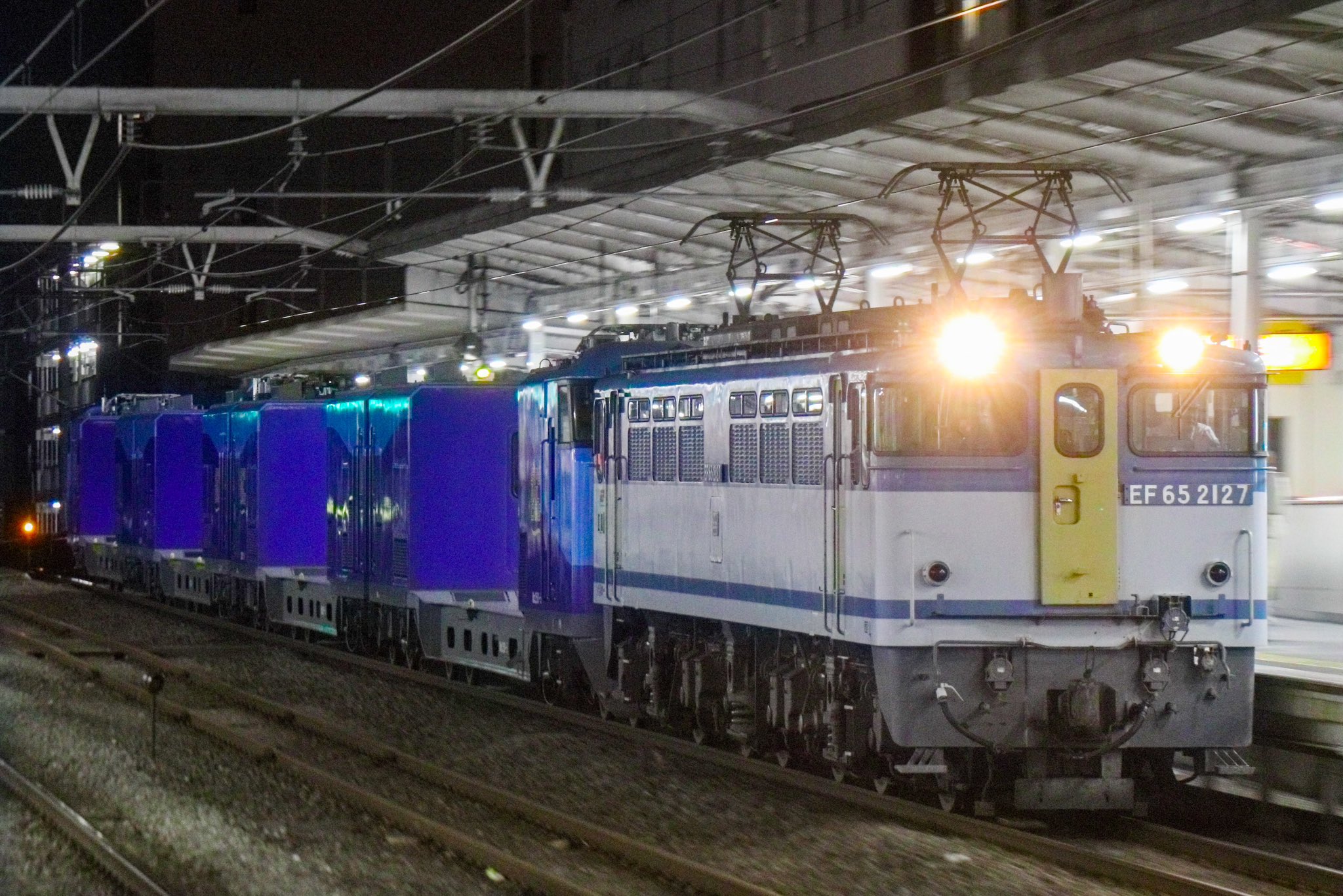 Train fan Yazu on Twitter: "10/11 単8284レ Mc250-5・Mc250-6 OM出場 EF65-2127＋Mc250-5＋Mc250-6 @西国分寺 ...