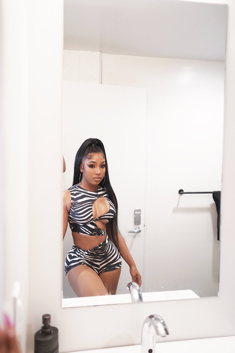 Alyshaurrr 🫶🏾 on Twitter: "RT @YungMiami305: Take dat 😝"