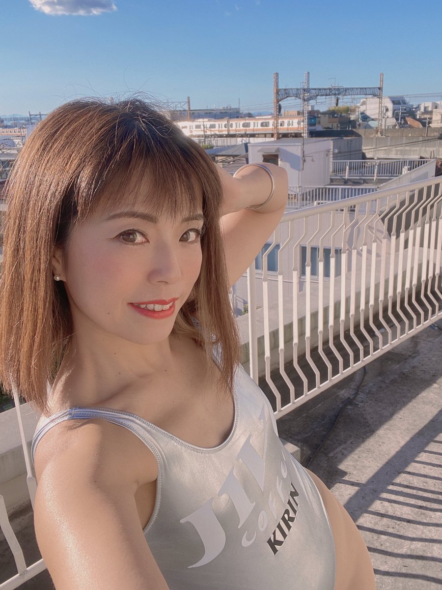 八重子 yaeko 10/28撮影会 on Twitter: "今日は屋上スタジオで撮影でした☺️ 晴れたのでめっちゃ映えた！ 青空最高☀️😎しかもトレインビュー🚃 ️ 撮影ありがとうござい ...