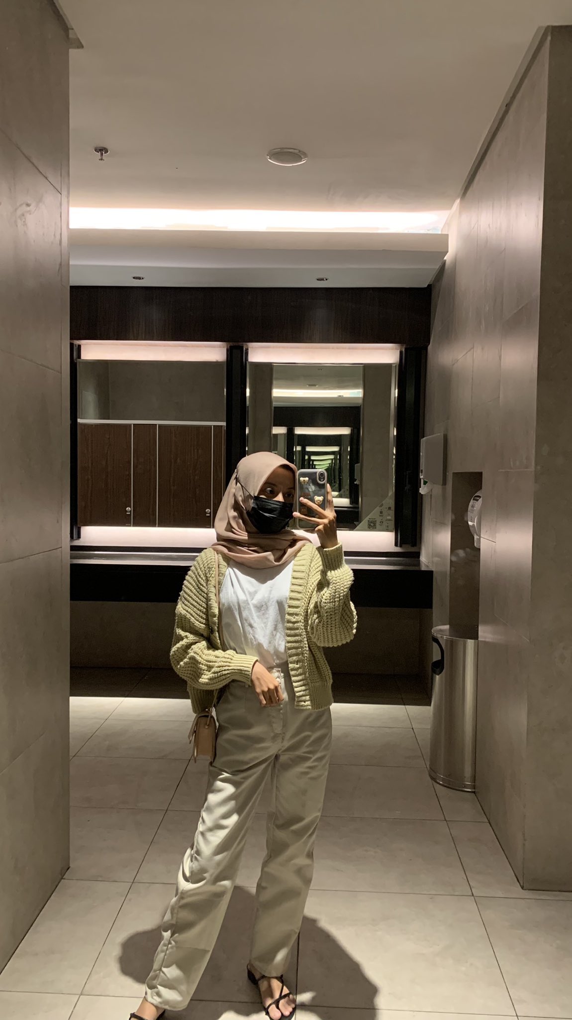 biyi🧚🏻‍♀️ on Twitter: "@ohmybeautybank sender kita kurleb, ak 150cm bb 36kg, ini outfit yg ...