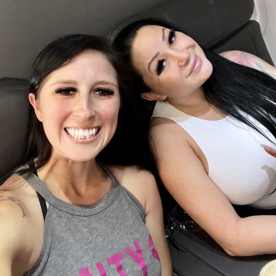 Marie Fox 🦊 on Twitter: "Off to #FantasyFest with @charitybangs. Can’t wait! https://t.co ...