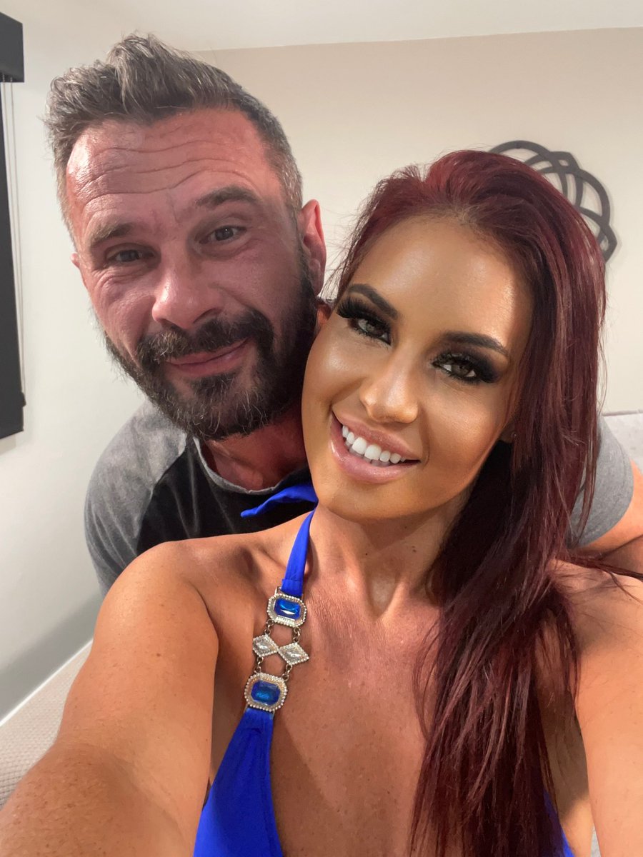 Jess West on Twitter: "RT @jesswestxxx: Smashing day today with @manuelferrara was so hot"