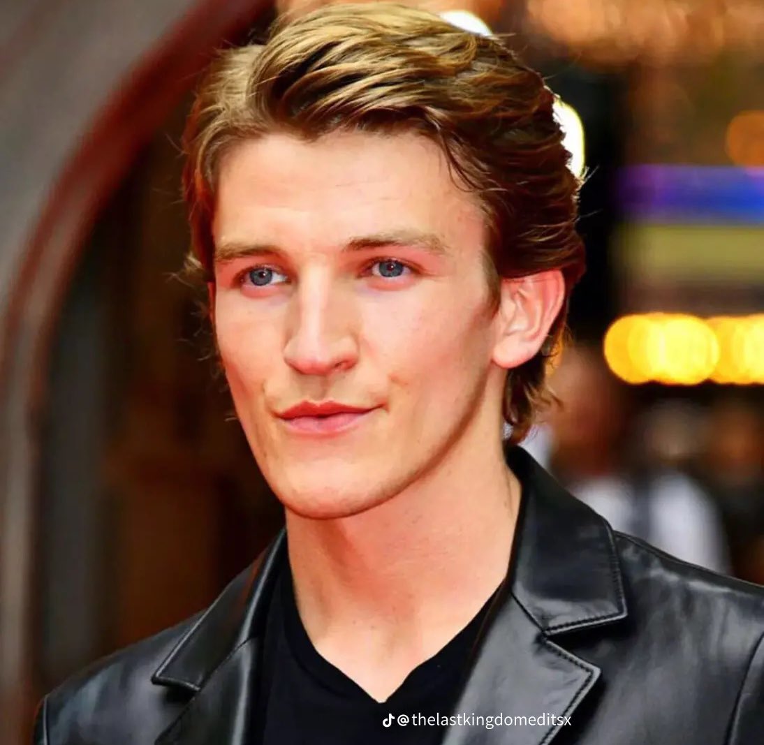 .. on Twitter: "RT @sascott14: The fact people are calling this man ugly is beyond me. Y’all ...