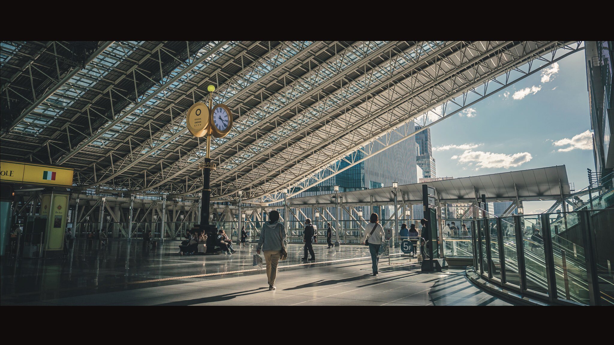 Rocky_studio on Twitter: "大阪駅、昼か夜かOsaka https://t.co/HHWnTzEgi0" / Twitter