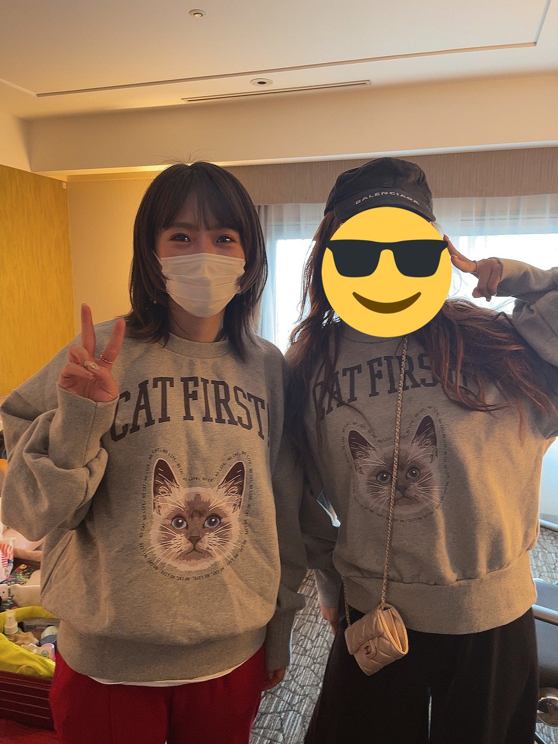 20周年の中川翔子🍒🍉🍫🍇🐈‍⬛🍣 on Twitter: "mmts CATFIRSTスウェット着てきたらスタイリストあずこさんとかぶったあああ☺️ みんなもおそろいしよ！ グレーかホワイト ...