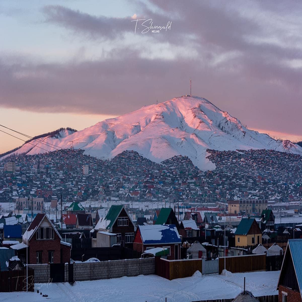 Туула On Twitter 🏔️Баян Өндөр хайрхан нь өвөр талдаа Эрдэнэт уулард талдаа Хүрэнбургастайн