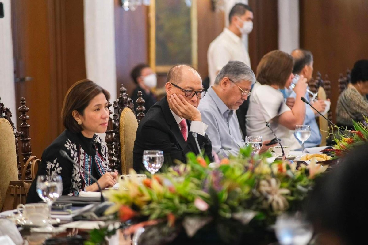 Office of the Press Secretary on Twitter: "Nakipagpulong si Pangulong Ferdinand R. Marcos ...