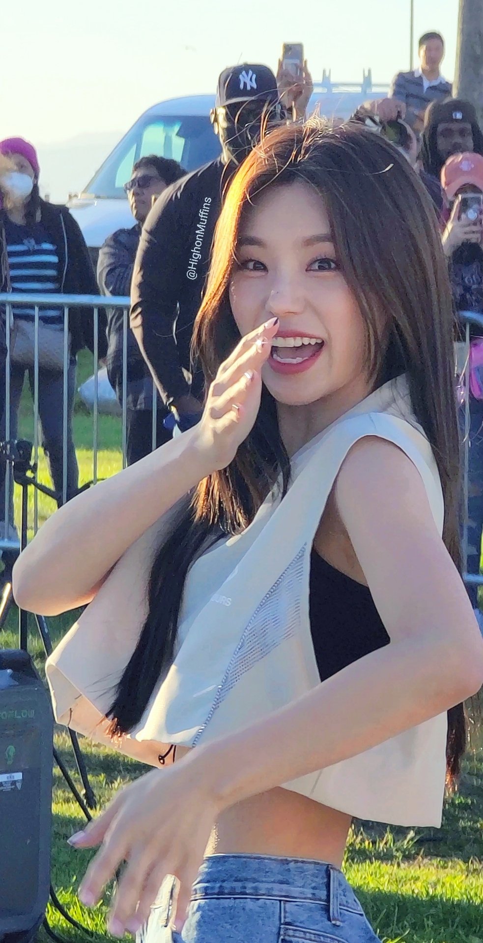 HighonMuffins🐝 on Twitter: "Yeji in LA, long time no see♡ #ITZY #있지 #Yeji #예지 https://t.co ...