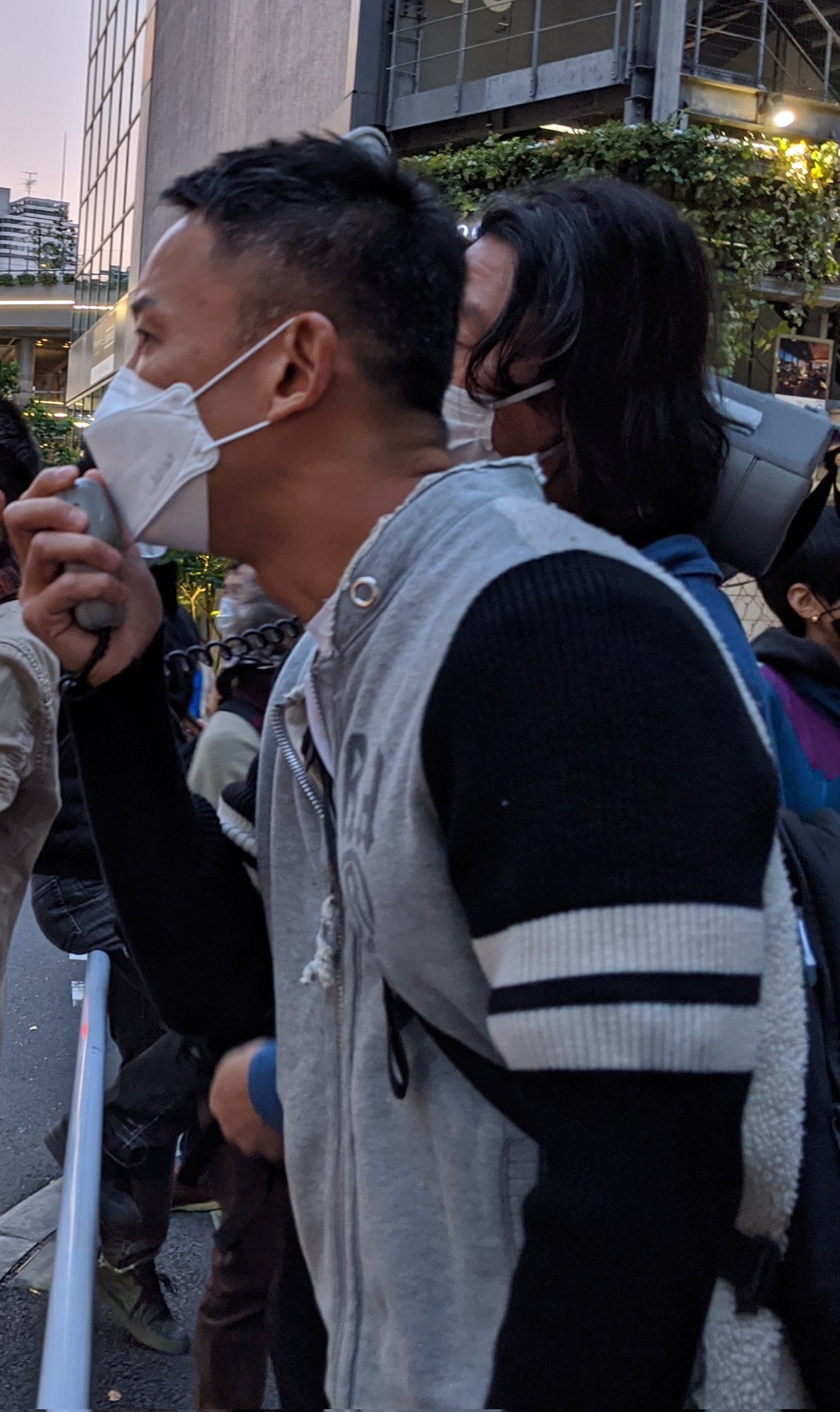 広山直美 on Twitter: "#美竹公園再開発 強制封鎖】 #渋谷共同炊事 炊き出しを続けてきた #美竹公園 が再開発計画に伴い今朝突然の強制封鎖★駆け付けた、れいわ新選組党首で国会議員 ...