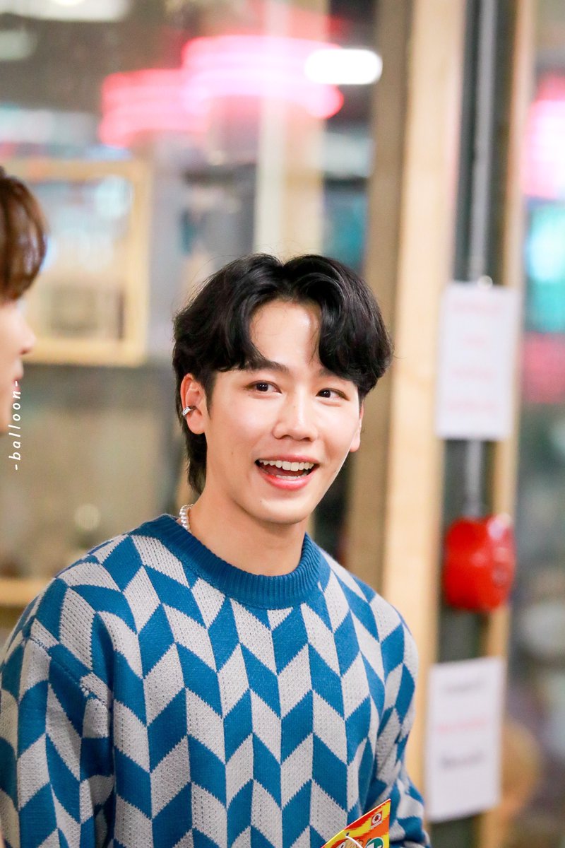 𝘪 𝘢𝘮 𝘣𝘢𝘭𝘭𝘰𝘰𝘯 ツ on Twitter: "โอ๊ยย คนอะไร ทำไมน่ารักขนาดนี้คะ @warwanarat #warwanarat #Flex1045x ...