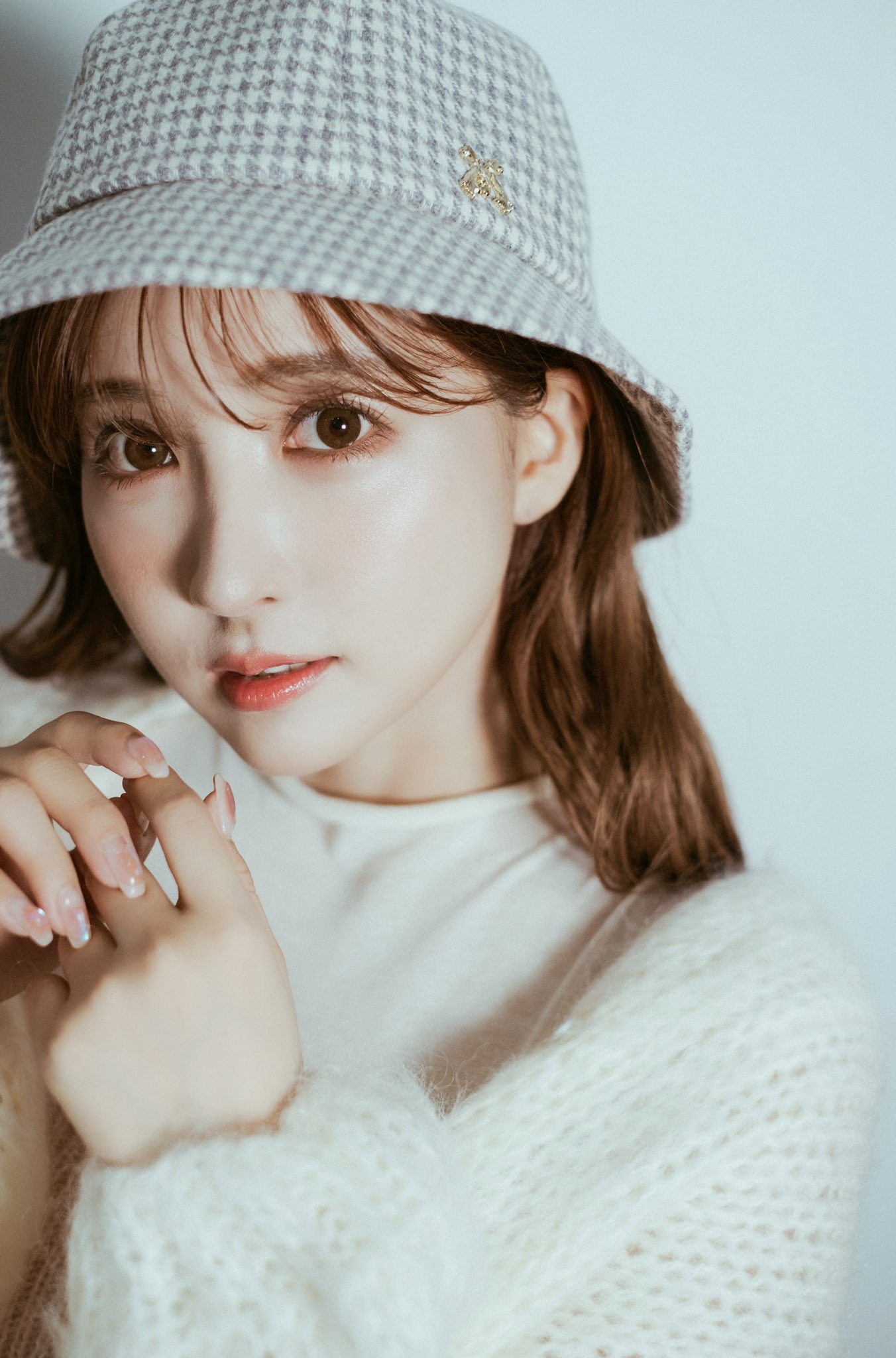 三上悠亜 on Twitter: "ついに明日20時 CA4LAさんコラボ帽子、 予約販売開始です🎩🤍 発売前にインスタライブもします🫶 お楽しみに♡ https://t.co ...