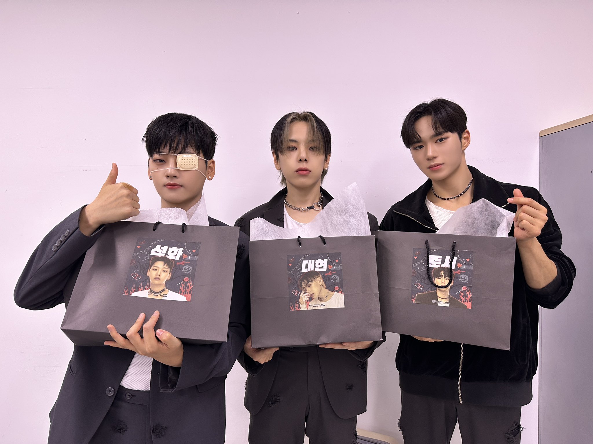 위아이(WEi)_OFFICIAL on Twitter: "💙💜 https://t.co/LU7K6SB0Ch" / Twitter