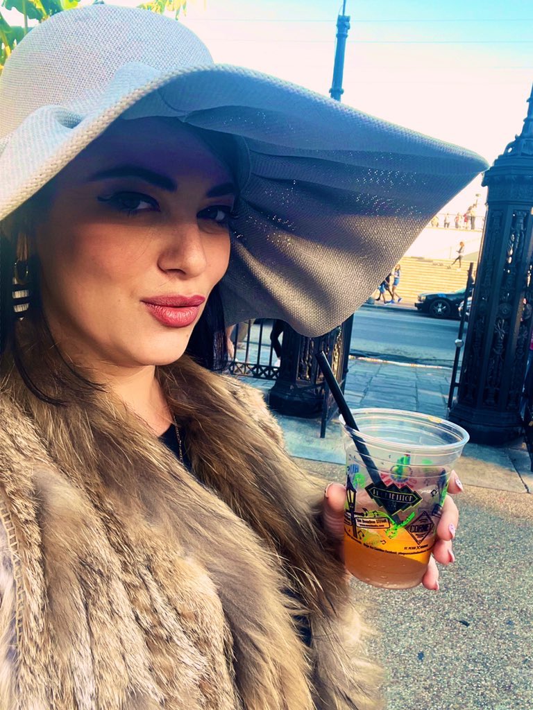 TW Pornstars - 2 pic. Lady Lila Stern🌙🖤. Twitter. Glamorous New hat and ...