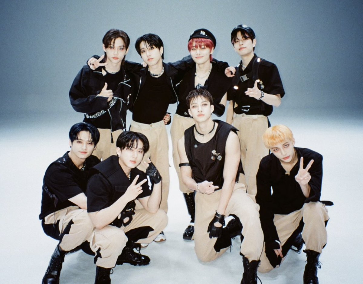 Stray Kids Info Esp | MAMA💗 on Twitter: "Fotos de Stray Kids en el "detrás de escenas" de su ...