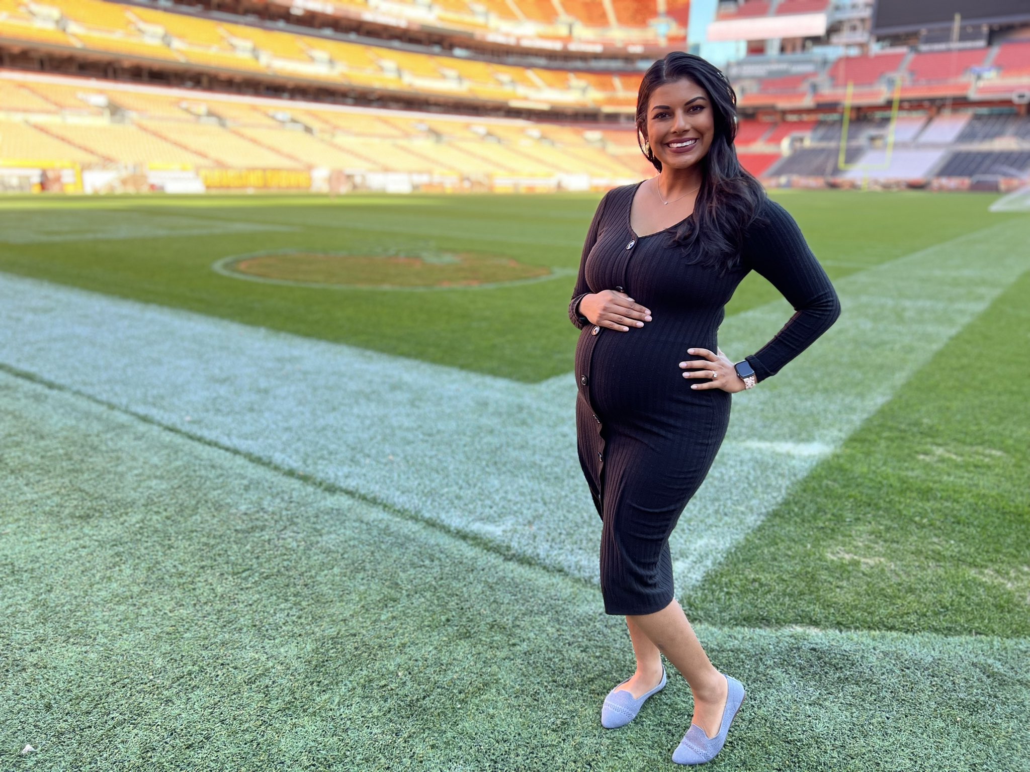 Homa Bash on Twitter: "baby boy wanted to say hi to the @Browns https://t.co/Izx120UliK" / Twitter