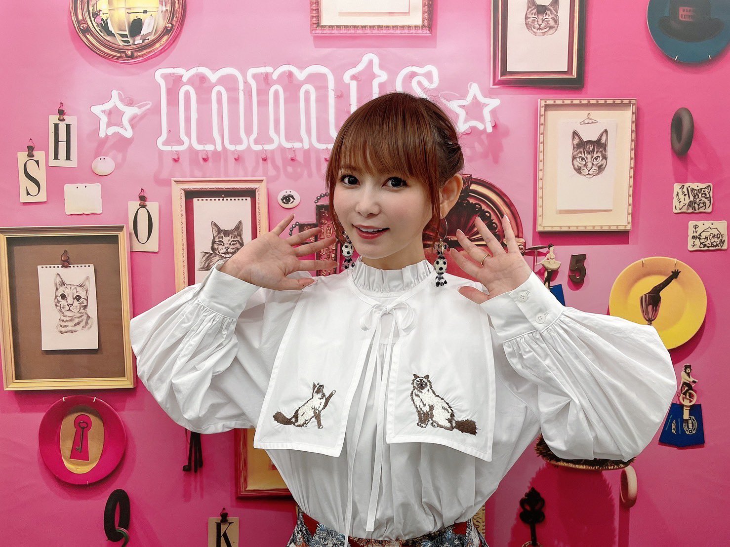20周年の中川翔子🍒🍉🍫🍇🐈‍⬛🍣 on Twitter: "mmts 猫刺繍襟ブラウス https://t.co/vhhJ0XmSHp https://t.co/vGkgGC4vJd ...