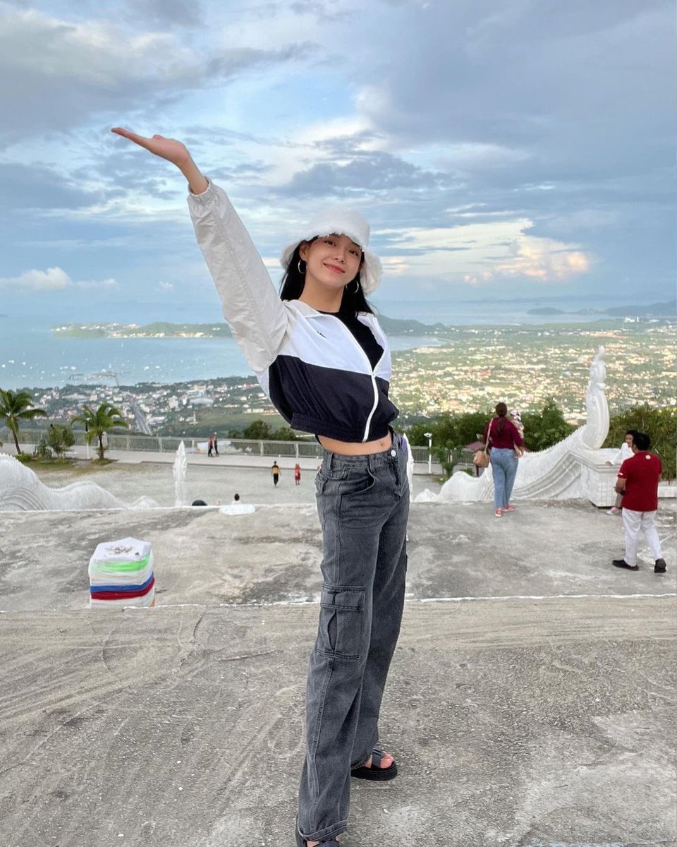 김세정 - KIM SEJEONG on Twitter: "[IG] clean_0828's Instagram update (1/2) https://instagram.com/p ...