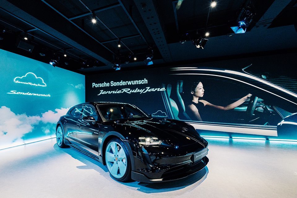 Introducing my brand new car that ive created with @Porsche X ...