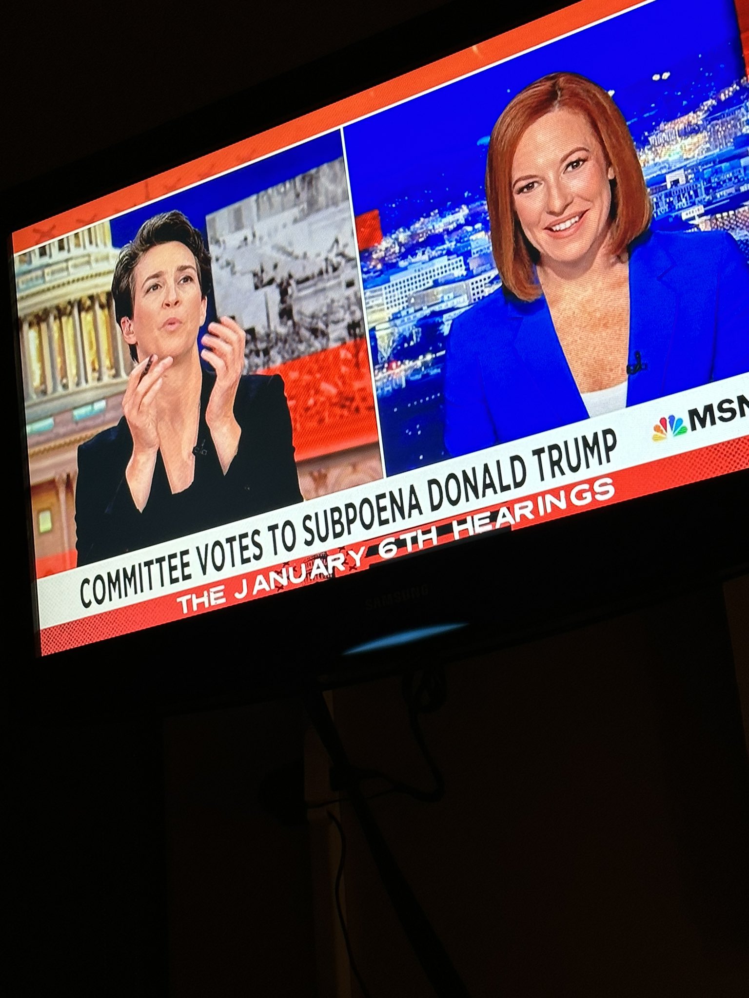 Kara Swisher on Twitter: "I love all badass lady delivered news https://t.co/zQQBiJ70vk" / Twitter