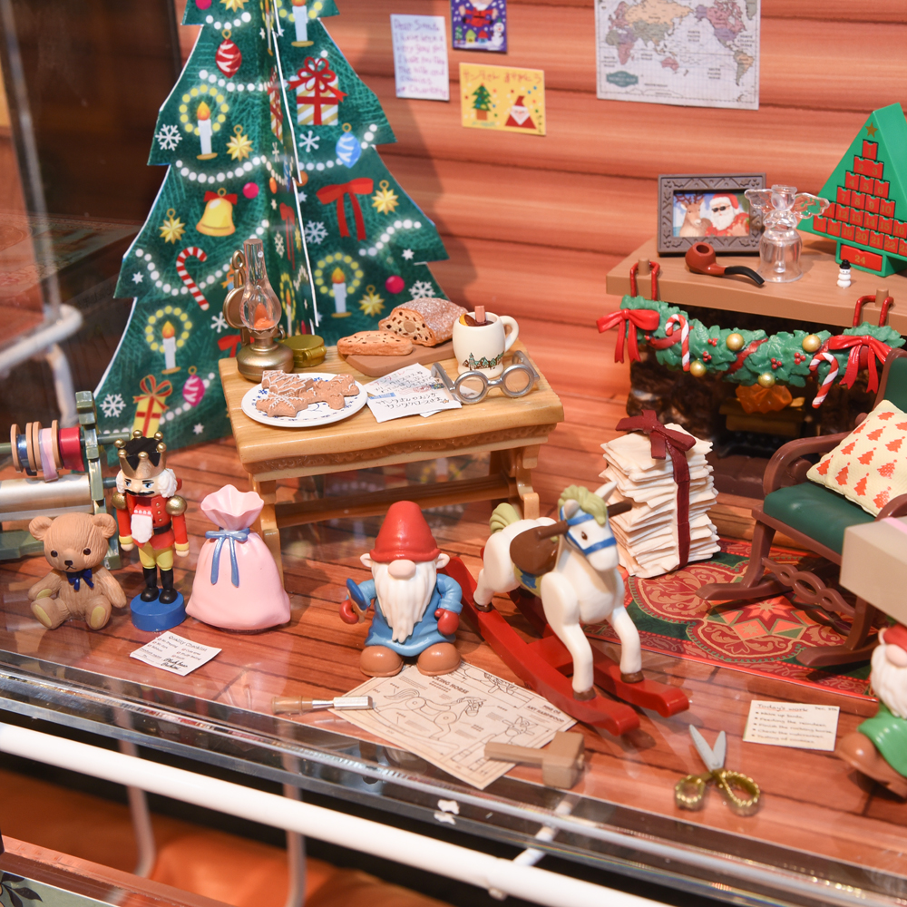 AmiAmi English on Twitter: "Santa's House from Petit Sample series by RE-MENT!! 👉https://amiami ...