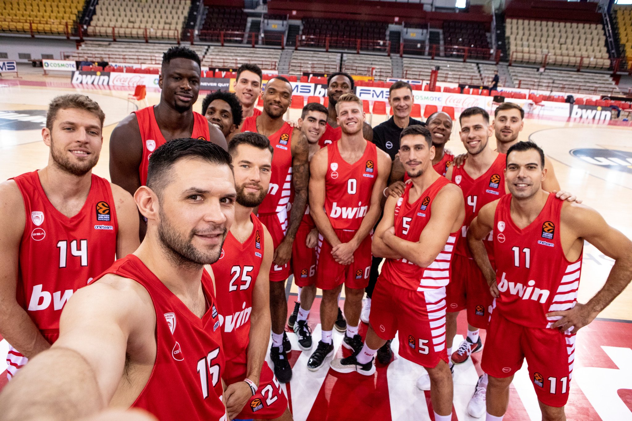 Olympiacos B.C. on Twitter: "🔴⚪️ Στην πρώτη εντός έδρας ευρωπαϊκή μάχη (14/10, 21:00) δεν θα σας ...