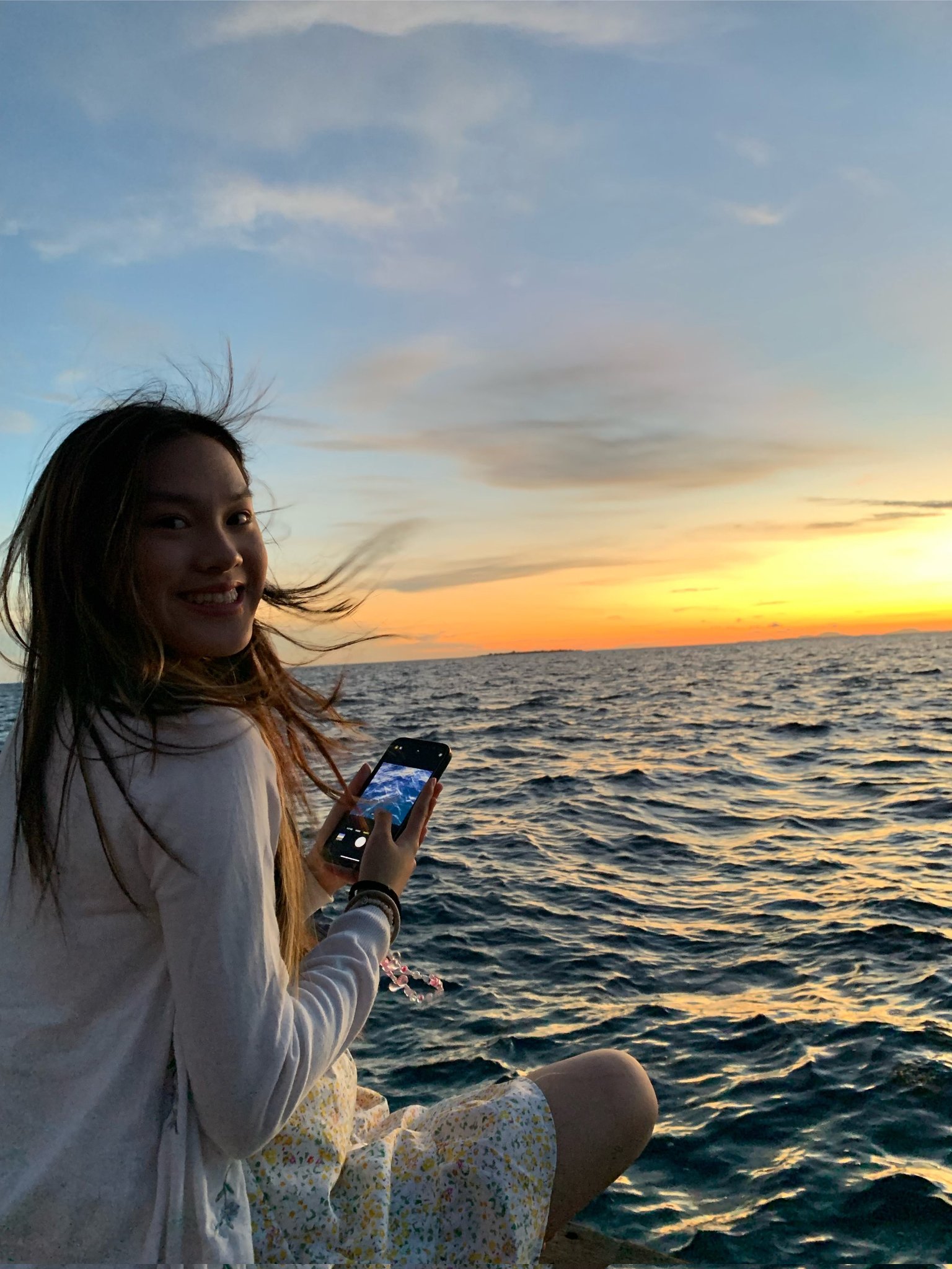 KYLA CGM48 TH FC 🐡 on Twitter: "iAM48 Post · Kyla 𝙻𝚎𝚝'𝚜 𝚖𝚎𝚎𝚝 𝚠𝚑𝚎𝚛𝚎 𝚝𝚑𝚎 𝚜𝚔𝚢 𝚝𝚘𝚞𝚌𝚑𝚜 𝚝𝚑𝚎 𝚜𝚎𝚊. 🌊🌴☁️ ...