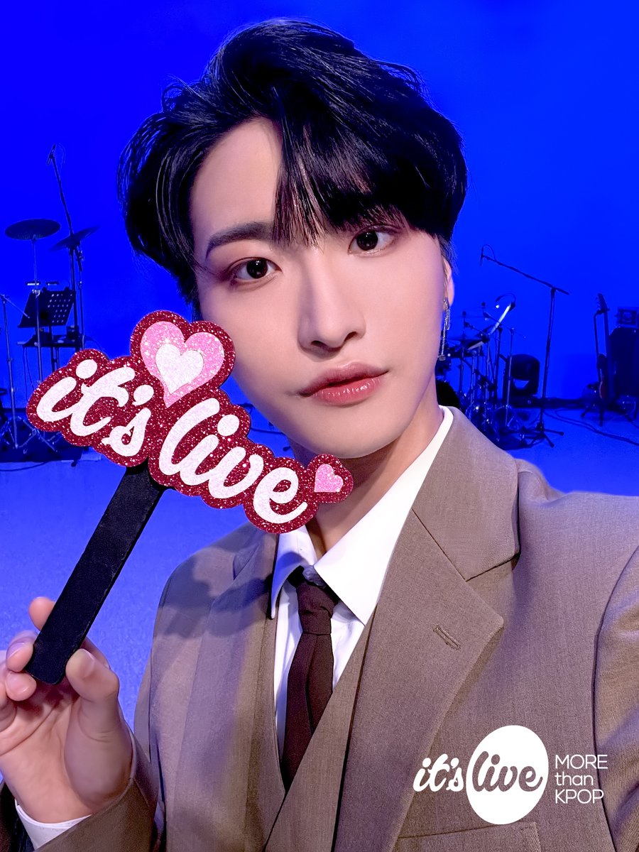 Its Live On Twitter 에이티즈의 잇츠라이브 현장 포토📸 Ateez의 ‘야간비행 Turbulence 무대를 유튜브 Its Live 채널에서